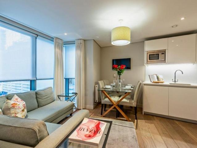 4b Merchant Square East, Hyde Park. 3 bed flat to rent £4,983 pcm £1,150 pw