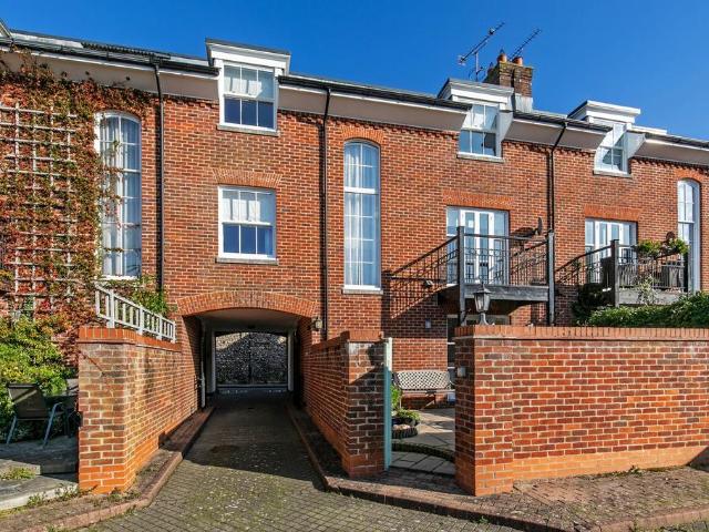 4B St. Swithun Street, Winchester, SO23 4 bed townhouse to rent £3,500 pcm £808 pw