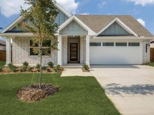 4bed/2 bath looking for 1 roommate