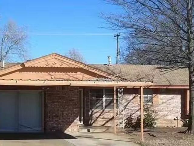 4bed 2.5bath 3057 Overland Dr