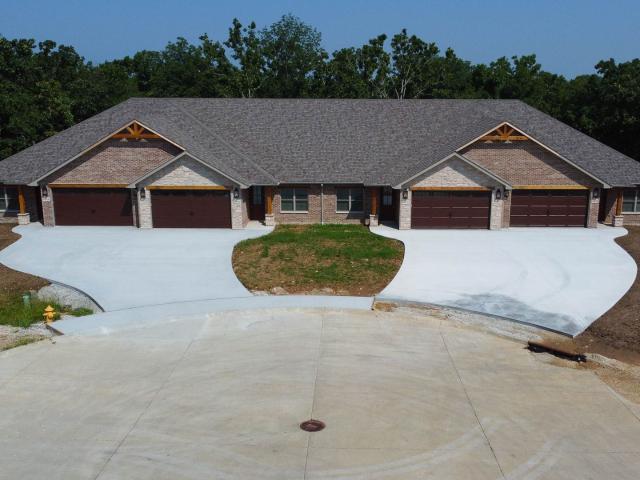 4Bedroom/3bath Townhome