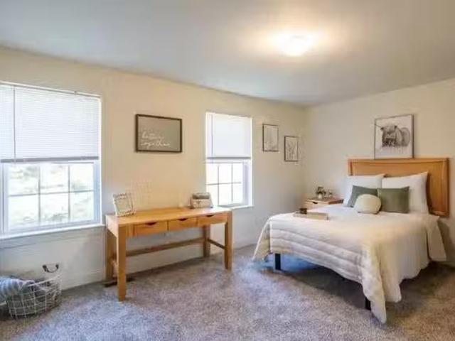4BR/4.5BA Upgraded