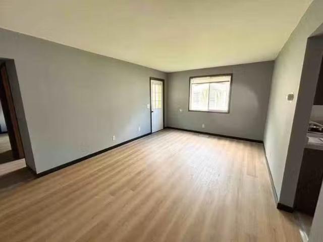 4BR/1.0BA 822 824 Menomonie St