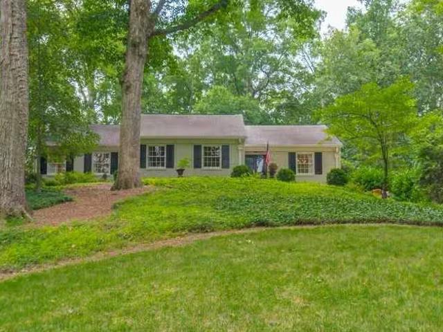 4BR/2BA Buckhead Home in Castlewood Estates 2909 Castlewood D.