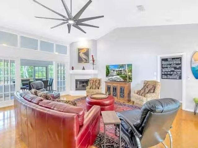 4BR 5156 5156 Siesta Woods Dr