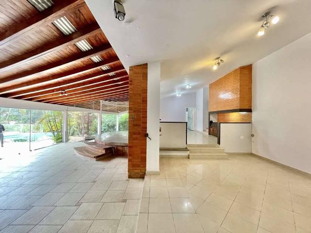 4d/1ste Integrada, lareira, piscina e churrasqueira!