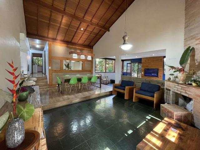 4d/1ste. Semitérrea, lareira, piscina e gazebo!.