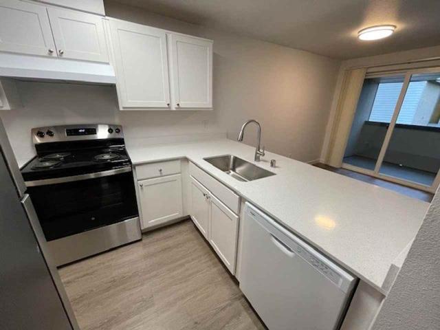 4K Kimberly Apartments 1 Bedroom Apartment for Rent at 11725 15th Ave Ne, Seattle, WA 98125 Pinehurst
