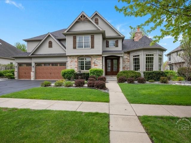 4N734 Blue Lake Cir, Saint Charles, IL 60175