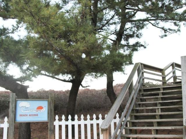 4th Bay 2 Bedroom Apartment for Rent at 9528 9528 & 9532 4th Bay, Norfolk, VA 23518 Roosevelt Gardens Area