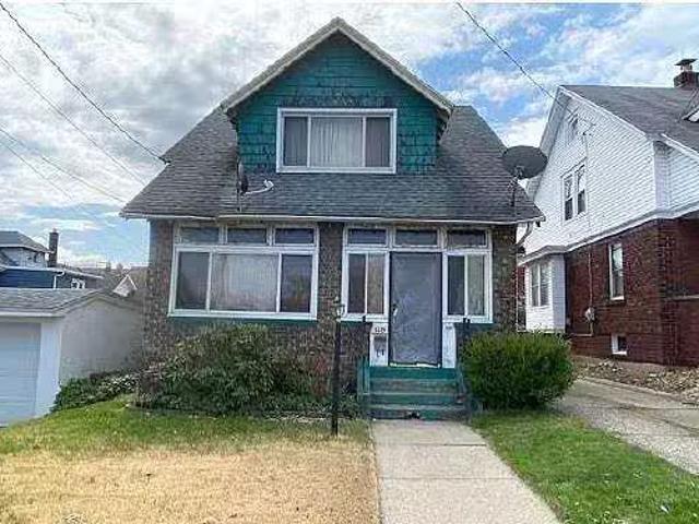 4Th, ERIE, PA 16507 648082028