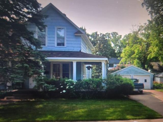 4th St, White Bear Lake, MN 55110