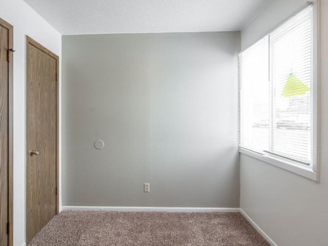 4th Street Manor 2 Bedroom Apartment for Rent at 3805 W 4th St, Waterloo, IA 50701