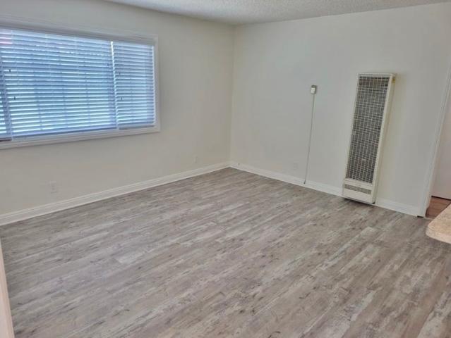 4th Street “Retro Row” 1 bed/ 1 shared bath
