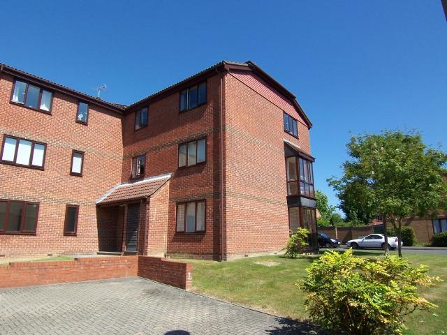 53 Tanyard Close, Horsham, West Sussex RH13, 1 bed flat to rent, £1,150 pcm | PrimeLocation