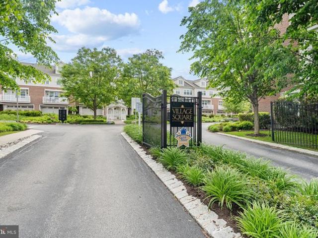 53 Village Sq, Paoli, PA 19301