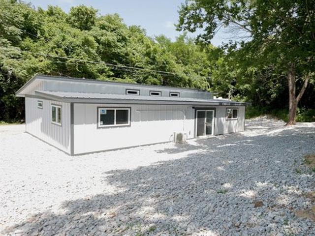53 W Court St, Melbourne, AR 72556