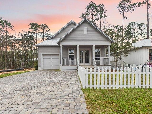 53 W Georgie St, Santa Rosa Beach, FL 32459
