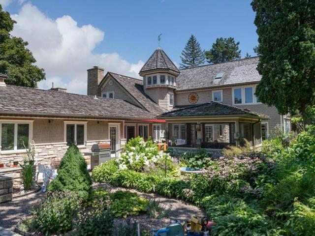 53 W Lake Blvd, Winona, MN 55987