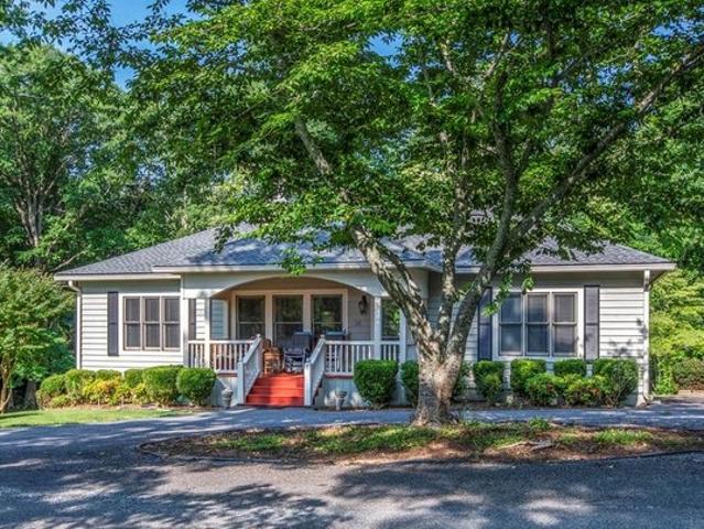 53 Windjammer Ct, Hiawassee, GA 30546