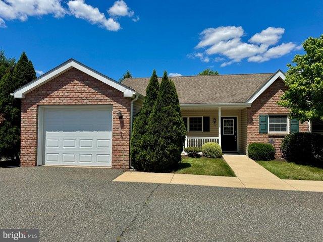 53 Bards Way, Pottstown, PA 19464