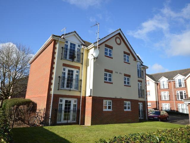 53 Bewick Gardens, Chichester, West Sussex PO19, 2 bed flat to rent, £1,250 pcm | PrimeLocation