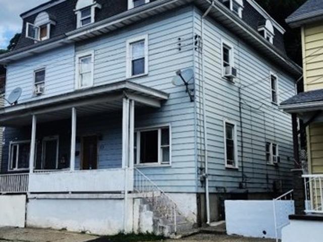 53 Brainard St, Phillipsburg, NJ 08865