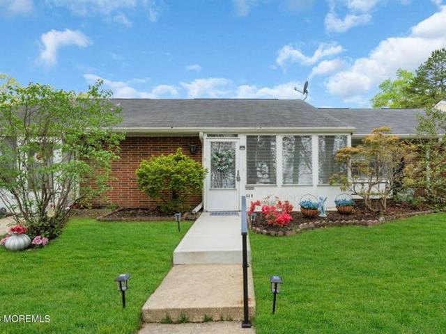 53 Cambridge Ct Unit B, Lakewood, NJ 08701