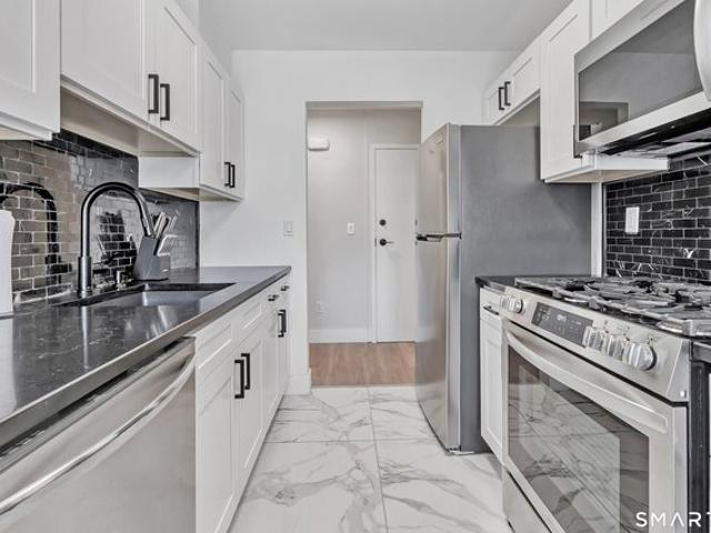 53 Carriage Dr Unit 53, Milford, CT 06460