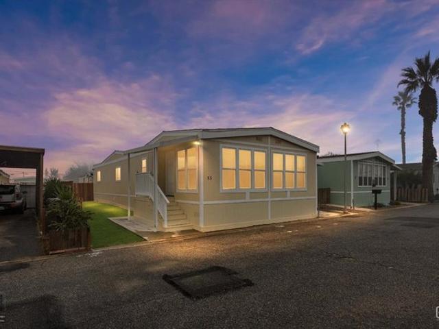 53 Cedarwood Ln, Bakersfield, CA 93308