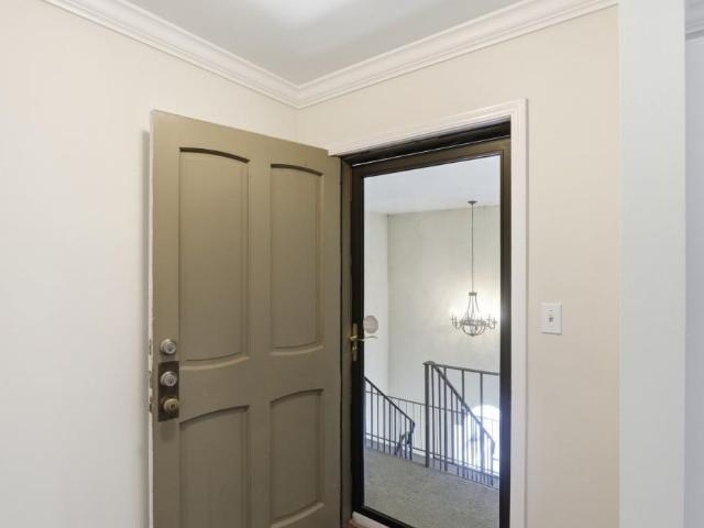 53 Chaumont Square NW