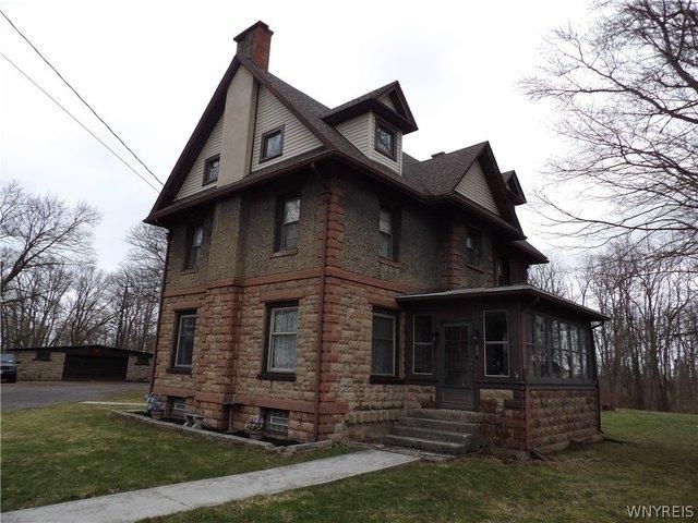 53 Church St, Lyndonville, NY 14098