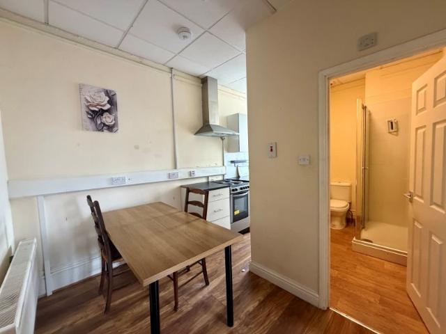 53 Clarkegrove Road, S10 2NH