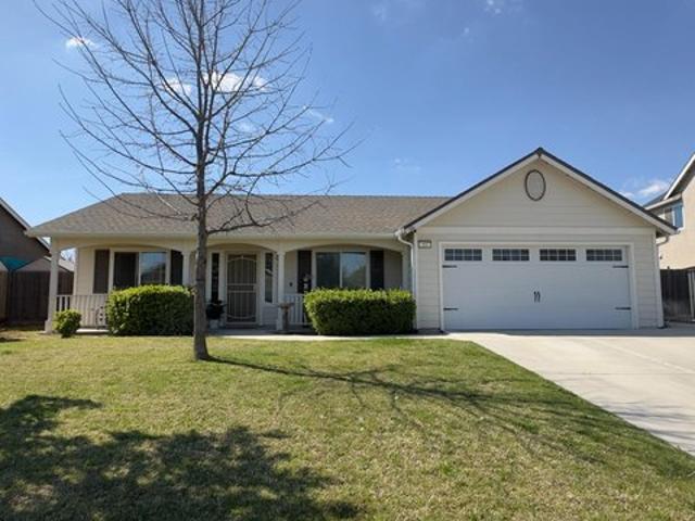 53 Dalton Ave, Sanger, CA 93657