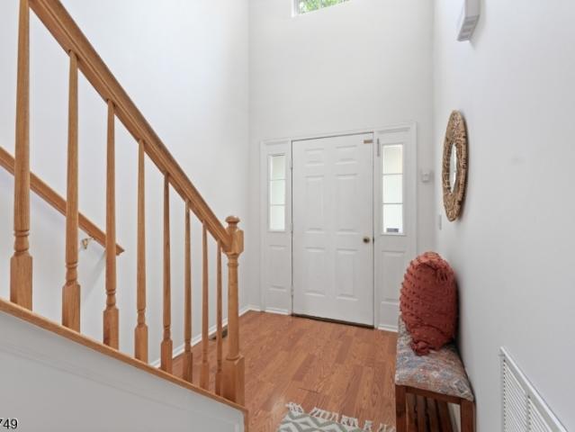 53 Dewitt Ln