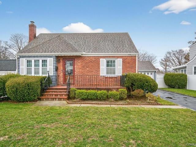 53 Dosoris Ln, Glen Cove, NY 11542