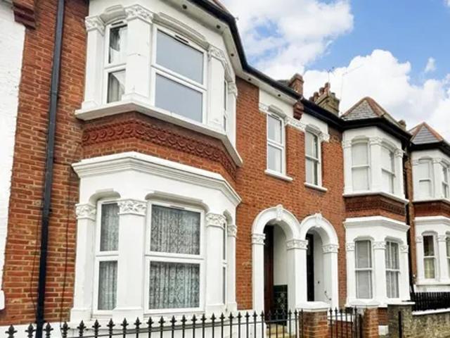 53 Dynham Road, London, NW6 2NT, United Kingdom | 3 bed apartment for rent #137643991 | Rentberry