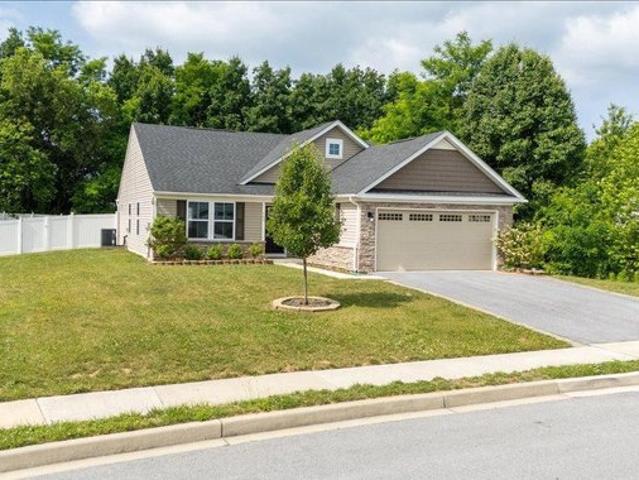 53 Elstow Way, Martinsburg, WV 25405