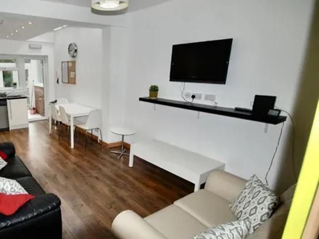 53 Gleave Road, Metchley, B29 6JW, United Kingdom | Room for rent #113251924 | Rentberry