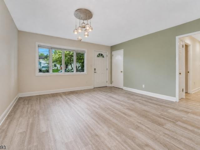 53 Harry Rd