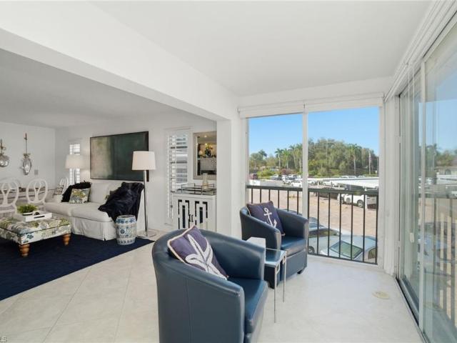53 High Point Cir W, Unit 212, Naples, FL 34103 | MLS #226006