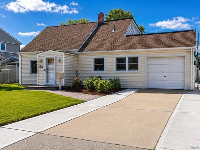53 James Ln, Levittown, NY 11756