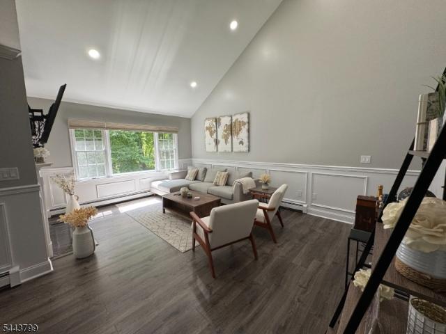 53 Jaime Ct