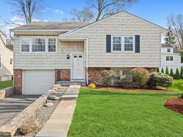 53 Jennings Rd, White Plains, NY 10605