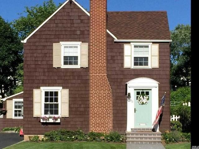 53 Jefferson St, Garden City, NY 11530