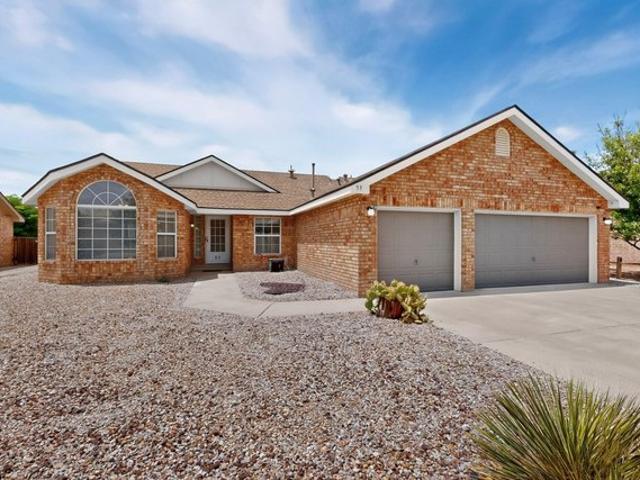 53 Juniper Ave, Los Lunas, NM 87031