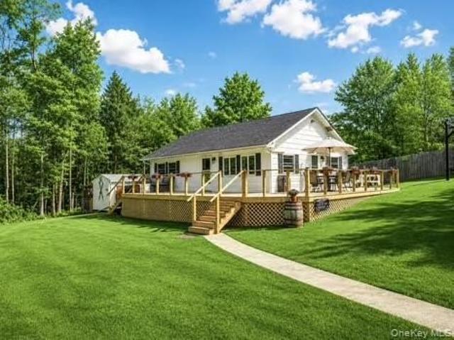 53 Main St, Bloomingburg, NY 12721