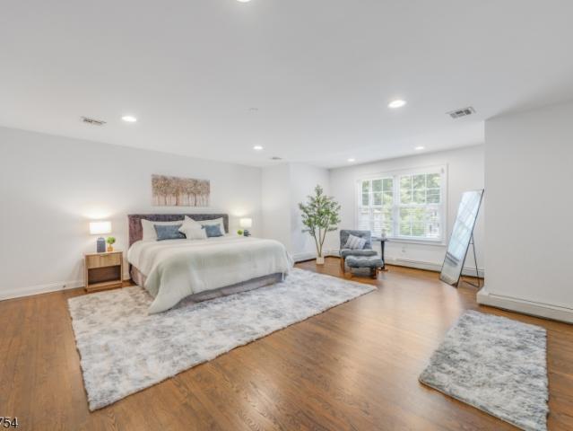 53 Maple Ave