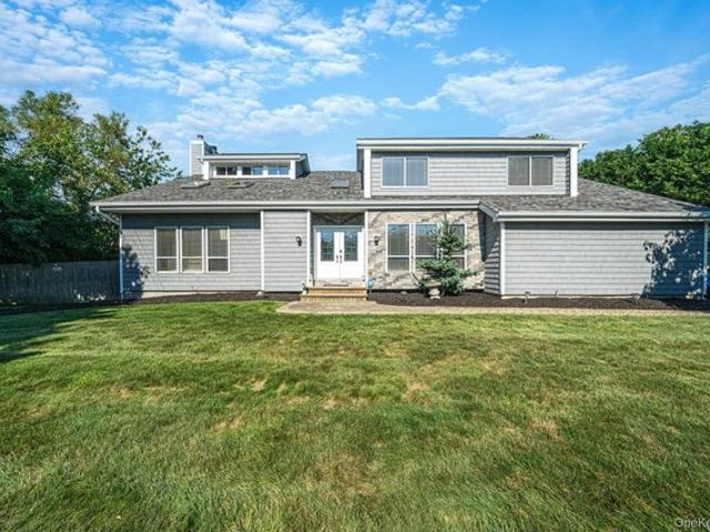 53 Miller Place Rd, Miller Place, NY 11764