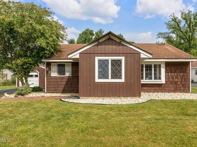 53 Miracle Ln, Colonie, NY 12211